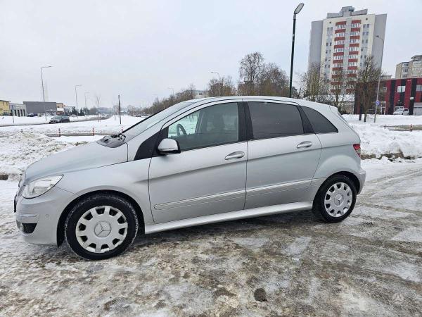 Grey Mercedes-Benz B 180 2009 in Kaunas, with an engine capacity of 1.99 L and mileage of 288 thousand km for 3550 €, photo 4 on AUTOMOTO.COM.LV