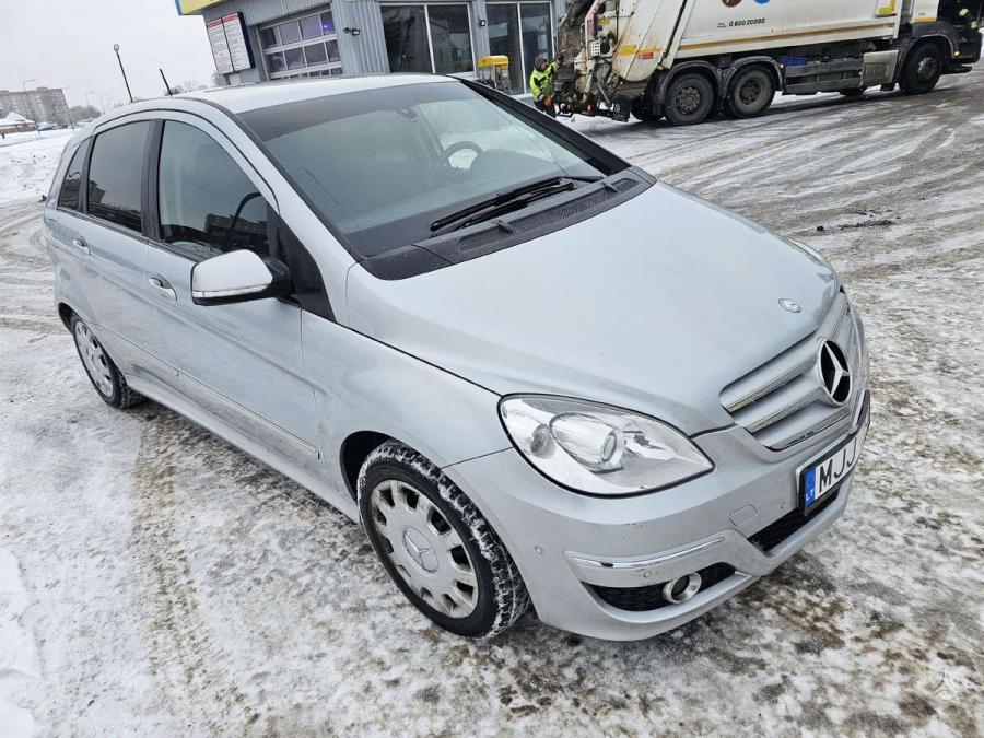 Pelēks Mercedes-Benz B 180 2009 Kauņa, ar dzinēja tilpumu 1.99 L un nobraukumu 288 tūkst. km par 3550 €, foto 9 vietnē AUTOMOTO.COM.LV