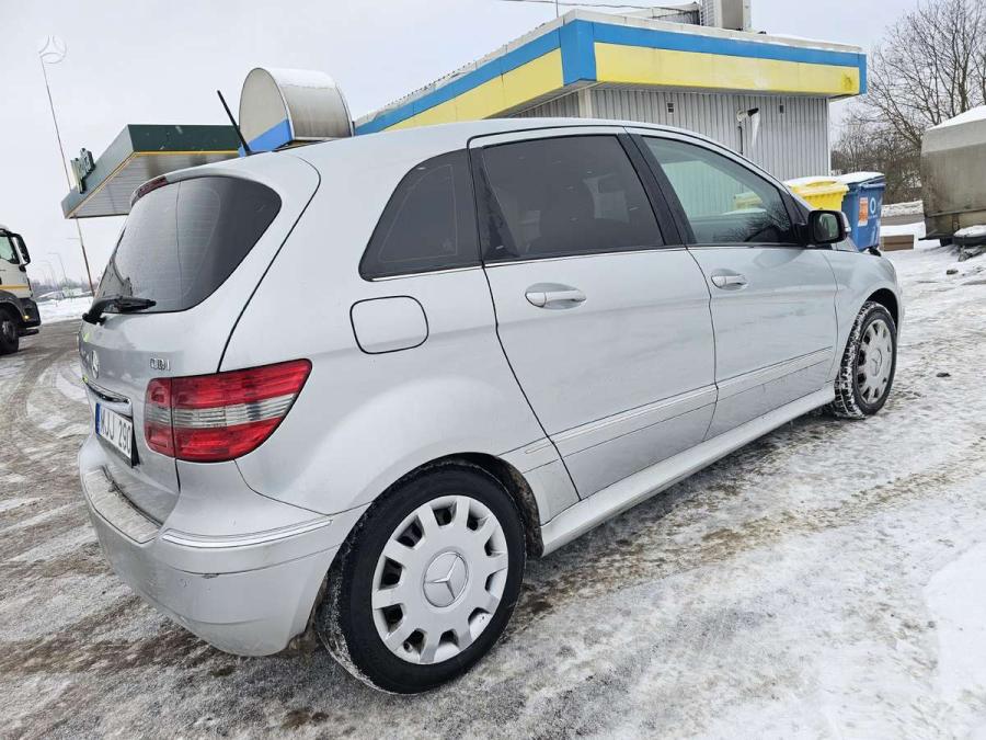 Pelēks Mercedes-Benz B 180 2009 Kauņa, ar dzinēja tilpumu 1.99 L un nobraukumu 288 tūkst. km par 3550 €, foto 12 vietnē AUTOMOTO.COM.LV