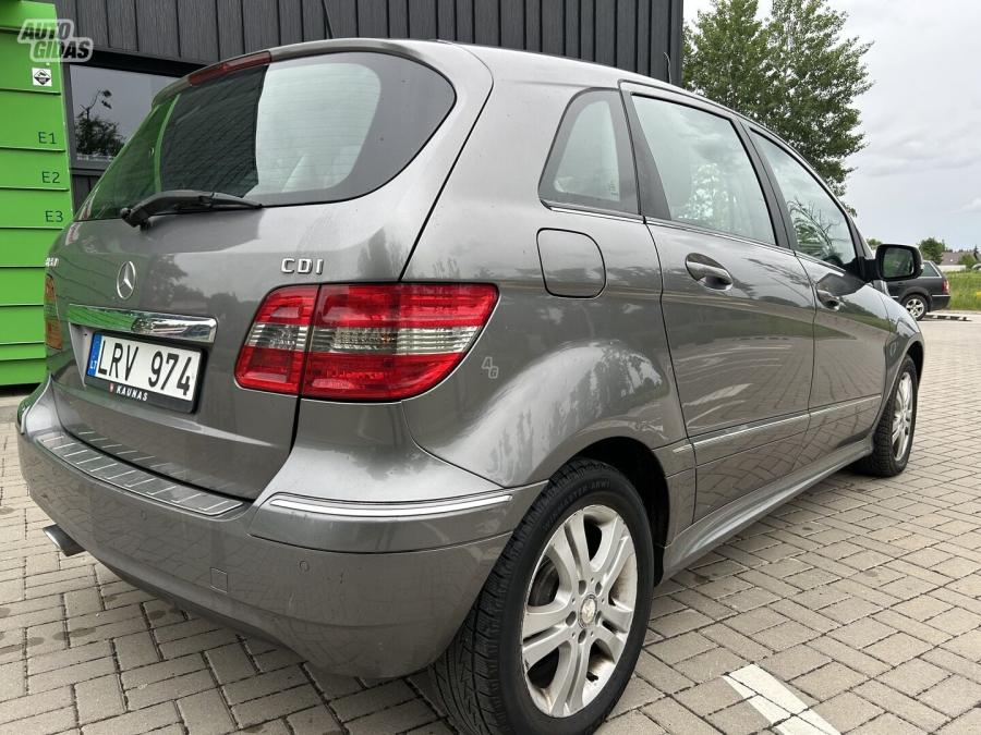 Pelēks Mercedes-Benz B 180 2009 Kauņa, ar dzinēja tilpumu 2.00 L un nobraukumu 270 tūkst. km par 1850 €, foto 8 vietnē AUTOMOTO.COM.LV