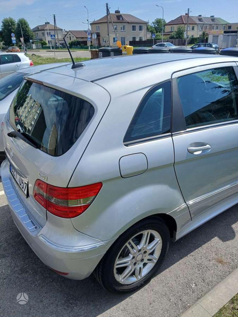 Grey Mercedes-Benz B 180 2010 in Marijampole, with an engine capacity of 1.99 L and mileage of 124 thousand km for 3800 €, photo 6 on AUTOMOTO.COM.LV