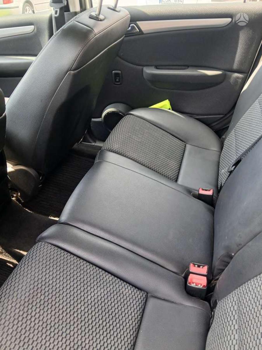 Grey Mercedes-Benz B 180 2010 in Marijampole, with an engine capacity of 1.99 L and mileage of 124 thousand km for 3800 €, photo 12 on AUTOMOTO.COM.LV