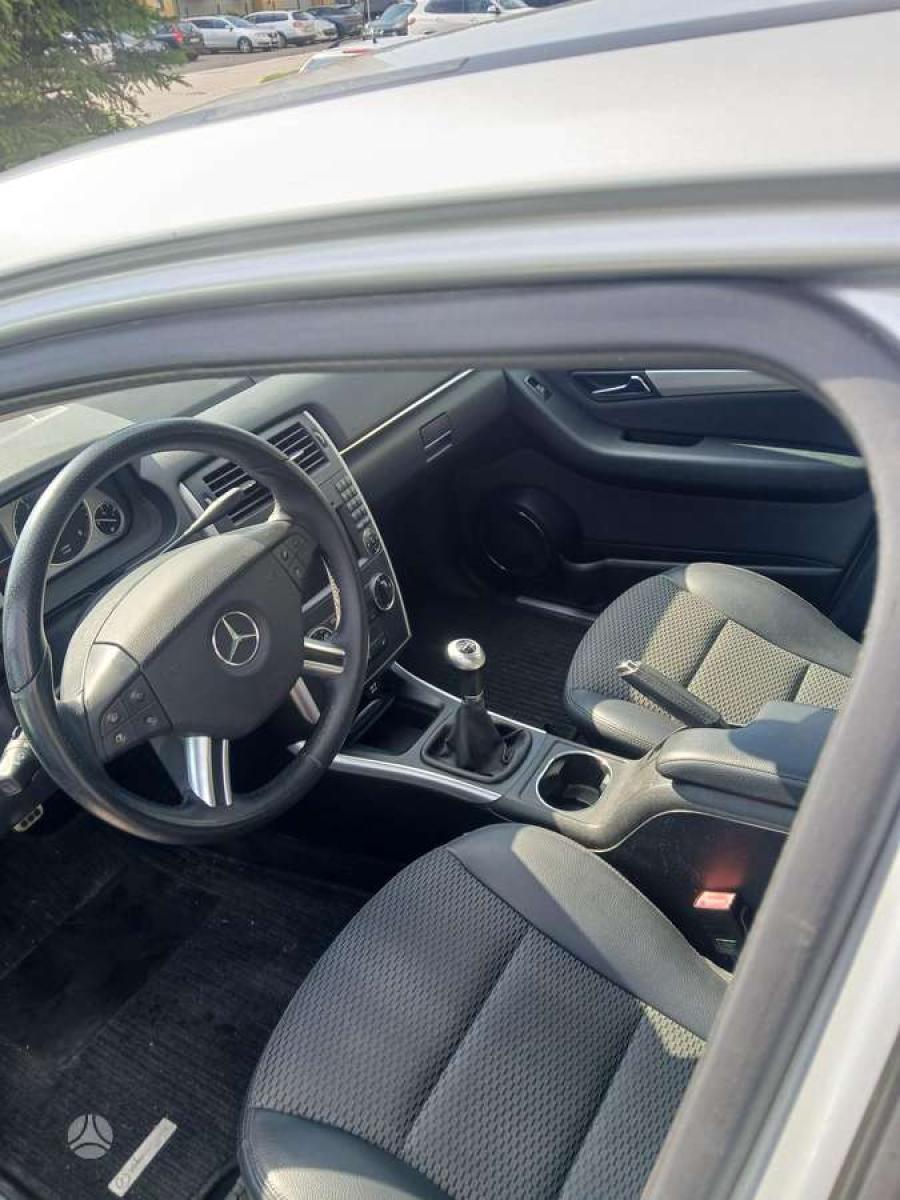 Grey Mercedes-Benz B 180 2010 in Marijampole, with an engine capacity of 1.99 L and mileage of 124 thousand km for 3800 €, photo 15 on AUTOMOTO.COM.LV