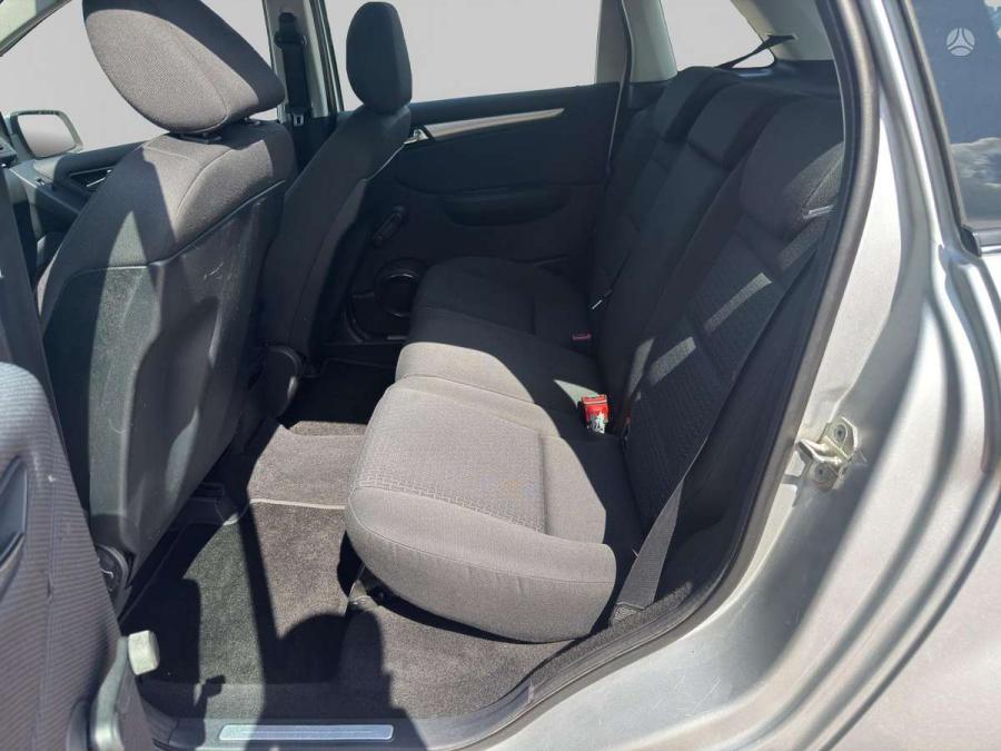 Pelēks Mercedes-Benz B 180 2011 Kauņa, ar dzinēja tilpumu 0.00 L un nobraukumu 211 tūkst. km par 4390 €, foto 13 vietnē AUTOMOTO.COM.LV