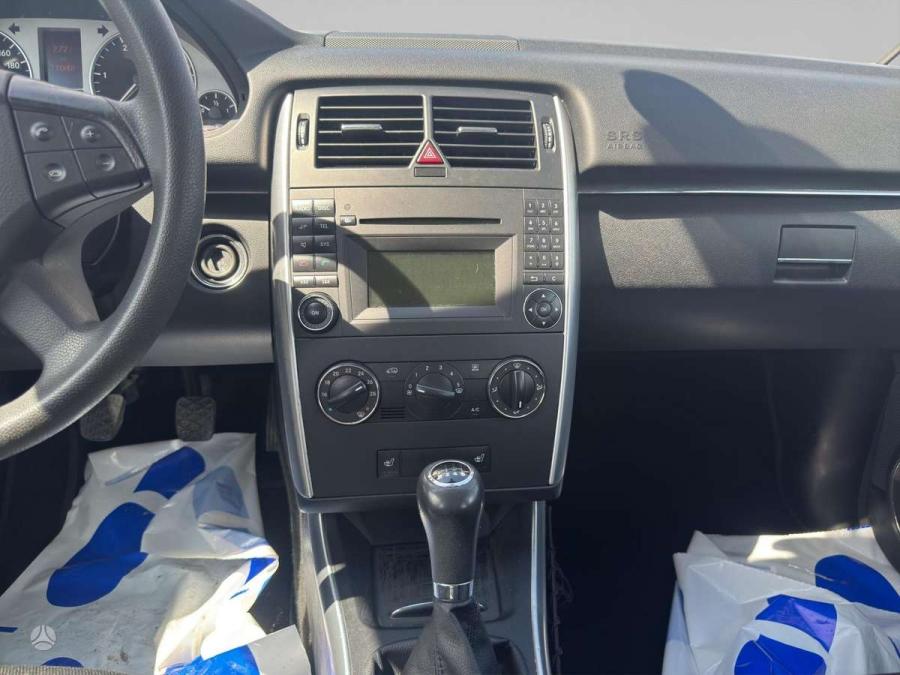 Pelēks Mercedes-Benz B 180 2011 Kauņa, ar dzinēja tilpumu 0.00 L un nobraukumu 211 tūkst. km par 4390 €, foto 15 vietnē AUTOMOTO.COM.LV