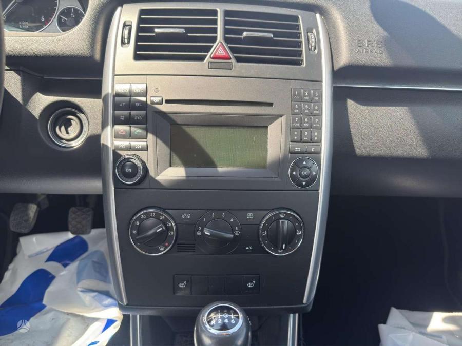 Pelēks Mercedes-Benz B 180 2011 Kauņa, ar dzinēja tilpumu 0.00 L un nobraukumu 211 tūkst. km par 4390 €, foto 16 vietnē AUTOMOTO.COM.LV