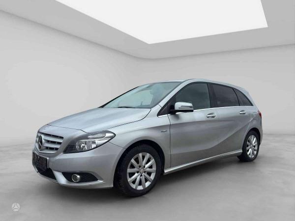 Grey Mercedes-Benz B 180 2012 in Kaunas, with an engine capacity of 1.80 L and mileage of 270 thousand km for 5490 €, photo 1 on AUTOMOTO.COM.LV