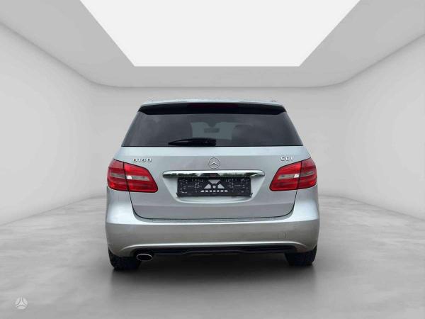 Grey Mercedes-Benz B 180 2012 in Kaunas, with an engine capacity of 1.80 L and mileage of 270 thousand km for 5490 €, photo 5 on AUTOMOTO.COM.LV
