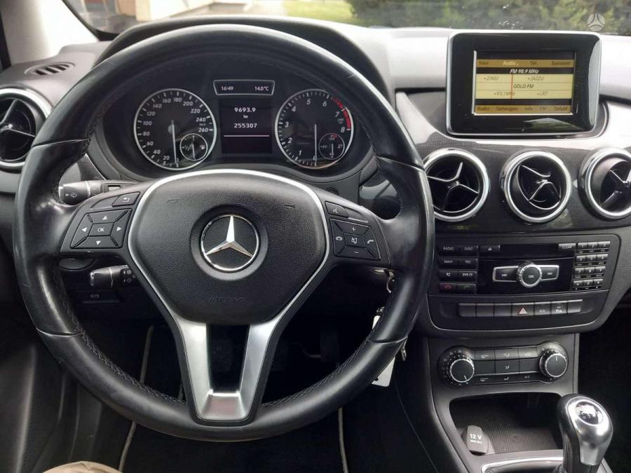 Grey Mercedes-Benz B 180 2012 in Ukmerge, with an engine capacity of 1.60 L and mileage of 255 thousand km for 6250 €, photo 10 on AUTOMOTO.COM.LV