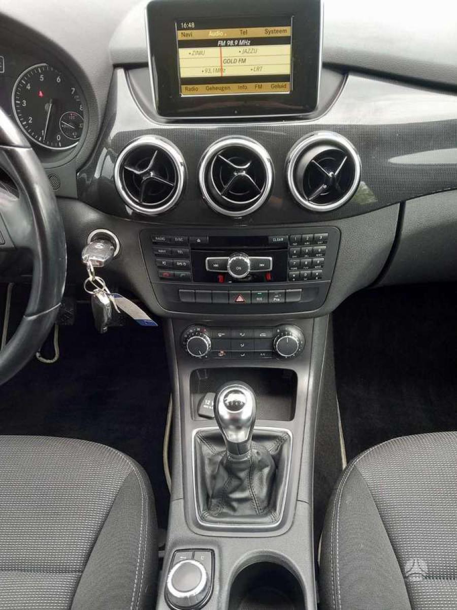 Grey Mercedes-Benz B 180 2012 in Ukmerge, with an engine capacity of 1.60 L and mileage of 255 thousand km for 6250 €, photo 11 on AUTOMOTO.COM.LV