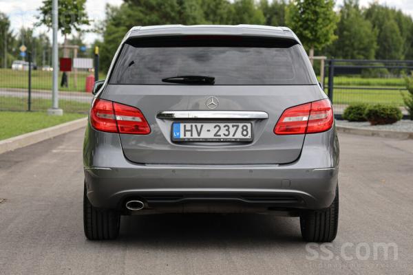 Pelēks Mercedes-Benz B 180 2012 Jelgava, ar dzinēja tilpumu 1.60 L un nobraukumu 65 tūkst. km par 7350 €, foto 5 vietnē AUTOMOTO.COM.LV