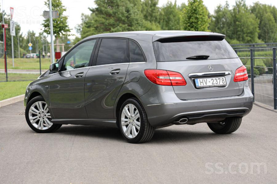 Grey Mercedes-Benz B 180 2012 in Jelgava, with an engine capacity of 1.60 L and mileage of 65 thousand km for 7350 €, photo 7 on AUTOMOTO.COM.LV