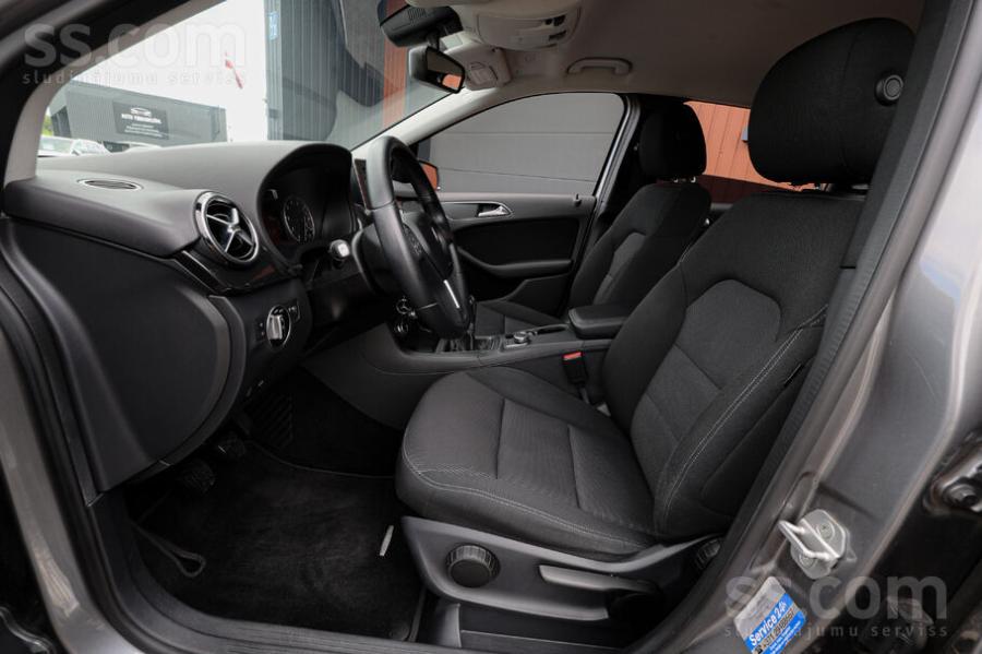 Grey Mercedes-Benz B 180 2012 in Jelgava, with an engine capacity of 1.60 L and mileage of 65 thousand km for 7350 €, photo 8 on AUTOMOTO.COM.LV