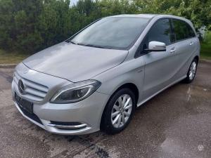 Pelēks Mercedes-Benz B 180 2012 Ukmergė, ar dzinēja tilpumu 1.60 L un nobraukumu 255 tūkst. km par 5950 €, foto  vietnē AUTOMOTO.COM.LV