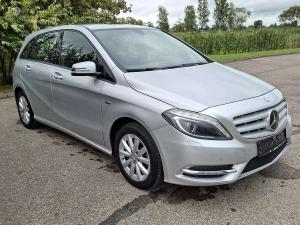 Grey Mercedes-Benz B 180 2012 in Ukmerge, with an engine capacity of 1.60 L and mileage of 26 thousand km for 5500 €, photo 4 on AUTOMOTO.COM.LV