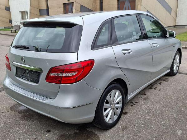 Pelēks Mercedes-Benz B 180 2012 Ukmergė, ar dzinēja tilpumu 1.60 L un nobraukumu 26 tūkst. km par 5500 €, foto 4 vietnē AUTOMOTO.COM.LV