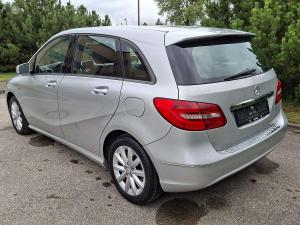 Grey Mercedes-Benz B 180 2012 in Ukmerge, with an engine capacity of 1.60 L and mileage of 26 thousand km for 5500 €, photo 6 on AUTOMOTO.COM.LV