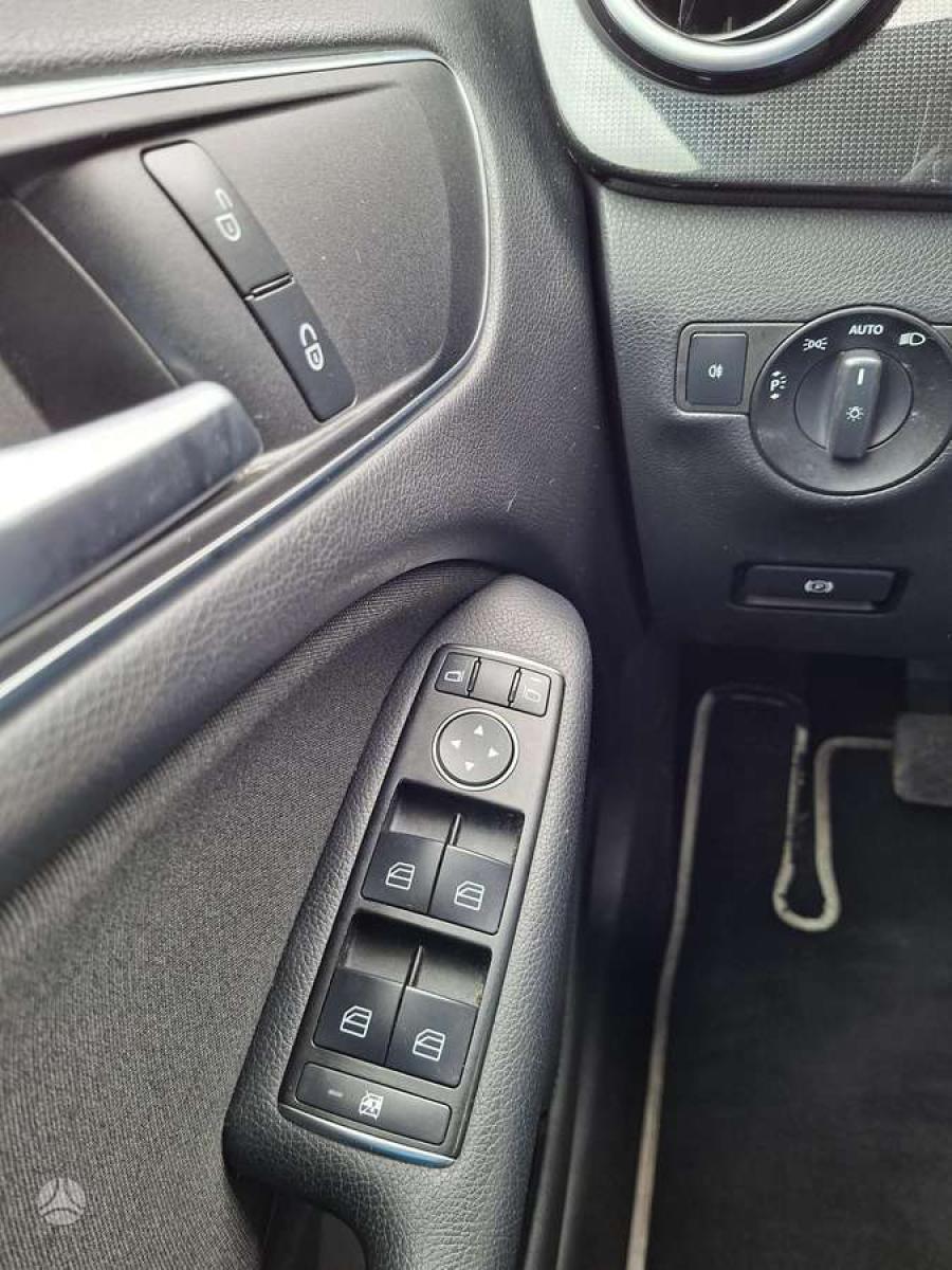 Grey Mercedes-Benz B 180 2012 in Ukmerge, with an engine capacity of 1.60 L and mileage of 26 thousand km for 5500 €, photo 10 on AUTOMOTO.COM.LV