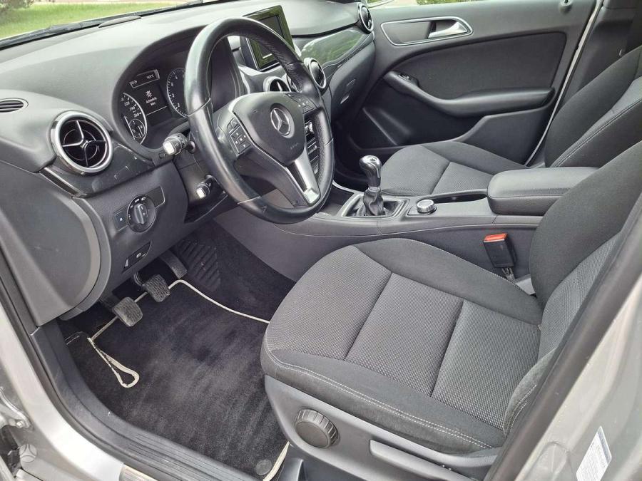 Grey Mercedes-Benz B 180 2012 in Ukmerge, with an engine capacity of 1.60 L and mileage of 26 thousand km for 5500 €, photo 12 on AUTOMOTO.COM.LV