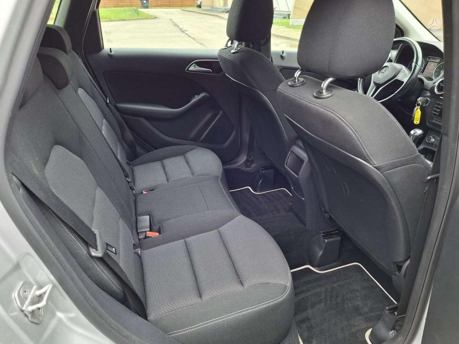 Grey Mercedes-Benz B 180 2012 in Ukmerge, with an engine capacity of 1.60 L and mileage of 26 thousand km for 5500 €, photo 14 on AUTOMOTO.COM.LV