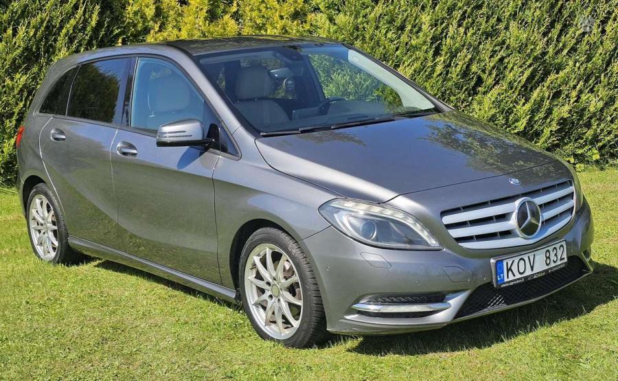 Pelēks Mercedes-Benz B 180 2012 Alīta, ar dzinēja tilpumu 1.80 L un nobraukumu 363 tūkst. km par 5999 €, foto 4 vietnē AUTOMOTO.COM.LV