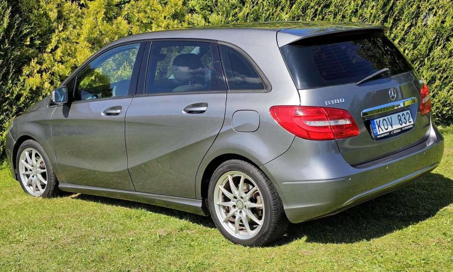 Pelēks Mercedes-Benz B 180 2012 Alīta, ar dzinēja tilpumu 1.80 L un nobraukumu 363 tūkst. km par 5999 €, foto 7 vietnē AUTOMOTO.COM.LV