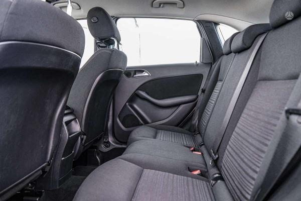 Pelēks Mercedes-Benz B 180 2013 Kauņa, ar dzinēja tilpumu 1.80 L un nobraukumu 250 tūkst. km par 5690 €, foto 9 vietnē AUTOMOTO.COM.LV