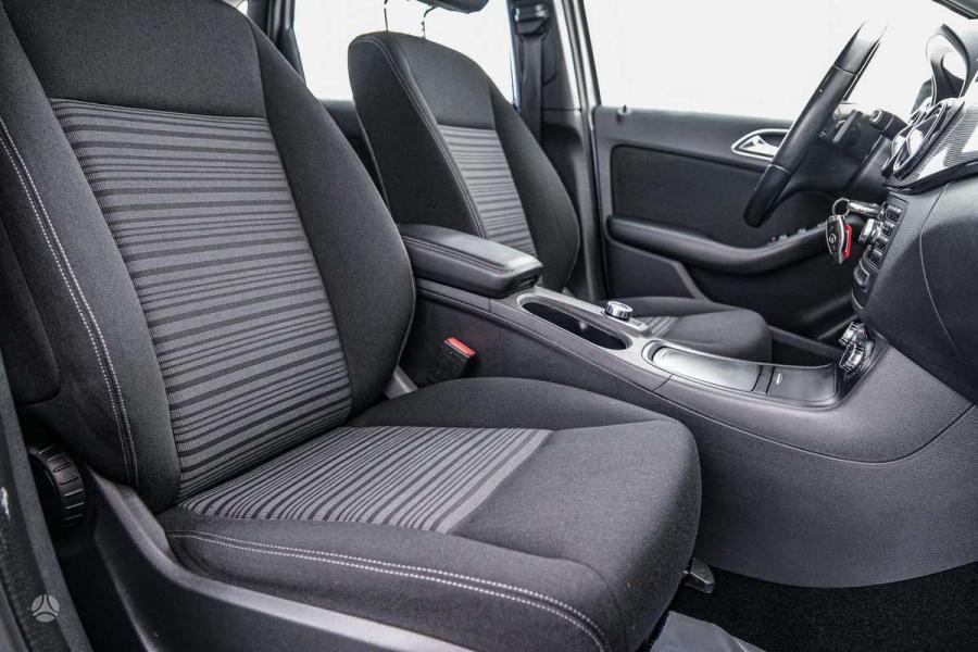 Pelēks Mercedes-Benz B 180 2013 Kauņa, ar dzinēja tilpumu 1.80 L un nobraukumu 250 tūkst. km par 5690 €, foto 13 vietnē AUTOMOTO.COM.LV