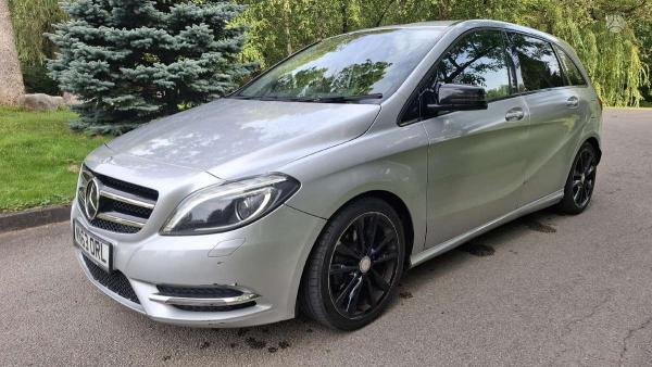 Pelēks Mercedes-Benz B 180 2014 Šauļi, ar dzinēja tilpumu 1.50 L un nobraukumu 200 tūkst. km par 2999 €, foto 3 vietnē AUTOMOTO.COM.LV