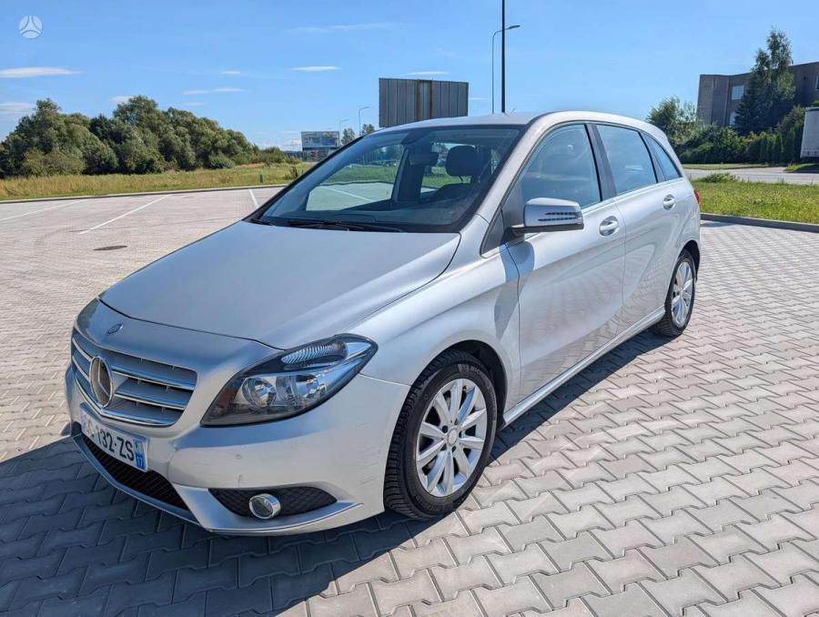Grey Mercedes-Benz B 180 2014 in Taurage, with an engine capacity of 1.50 L and mileage of 242 thousand km for 4950 €, photo 1 on AUTOMOTO.COM.LV