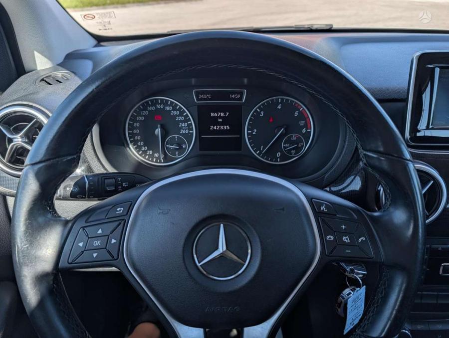 Grey Mercedes-Benz B 180 2014 in Taurage, with an engine capacity of 1.50 L and mileage of 242 thousand km for 4950 €, photo 12 on AUTOMOTO.COM.LV