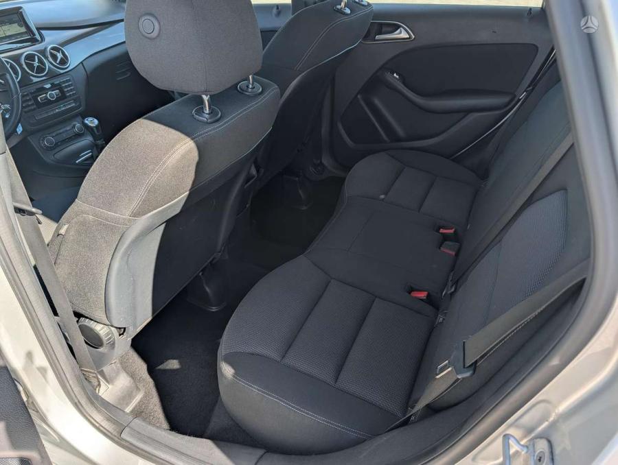 Grey Mercedes-Benz B 180 2014 in Taurage, with an engine capacity of 1.50 L and mileage of 242 thousand km for 4950 €, photo 14 on AUTOMOTO.COM.LV
