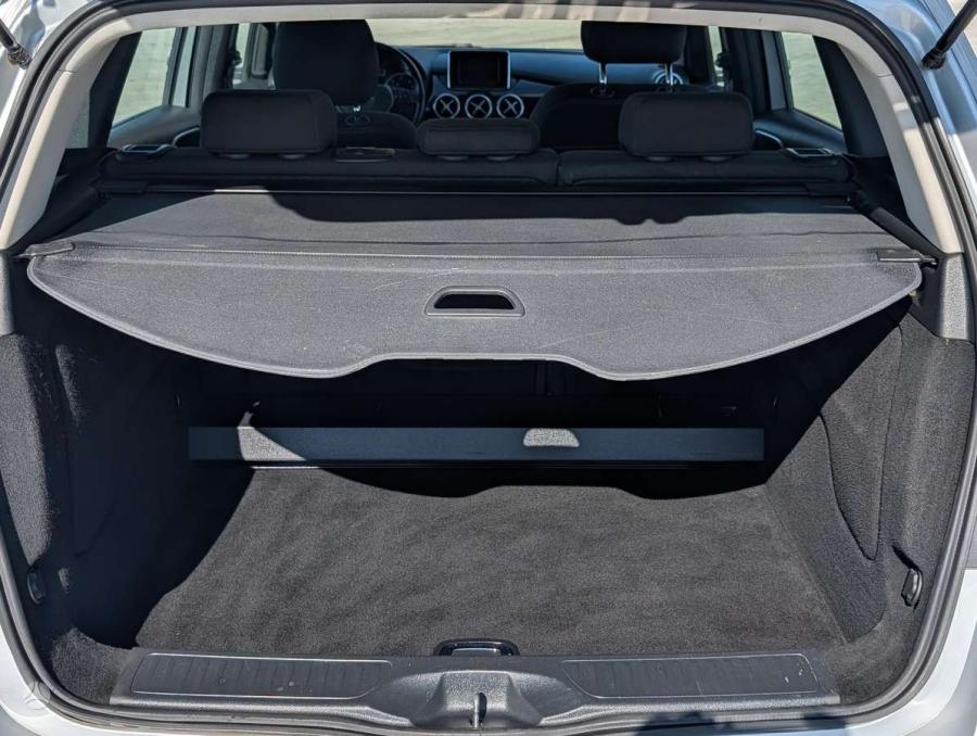 Grey Mercedes-Benz B 180 2014 in Taurage, with an engine capacity of 1.50 L and mileage of 242 thousand km for 4950 €, photo 15 on AUTOMOTO.COM.LV