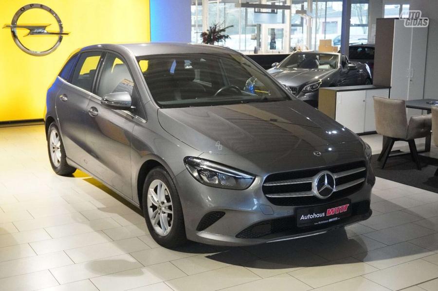 Pelēks Mercedes-Benz B 180 2019 Kauņa, ar dzinēja tilpumu 1.30 L un nobraukumu 53 tūkst. km par 22287 €, foto 1 vietnē AUTOMOTO.COM.LV