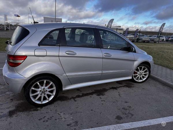 Pelēks Mercedes-Benz B 180 2008 Marijampole, ar dzinēja tilpumu 0.00 L un nobraukumu 26 tūkst. km par 3000 €, foto 2 vietnē AUTOMOTO.COM.LV