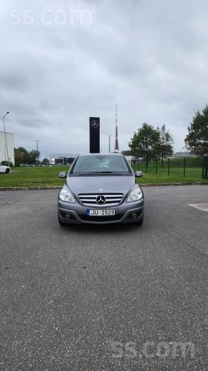Mercedes-Benz B 180 2010 Rīga vietnē Pelēks Mercedes-Benz B 180 2010 Rīga, ar dzinēja tilpumu 2.00 L un nobraukumu 283 tūkst. km par 2800 €, foto 1 vietnē AUTOMOTO.COM.LV