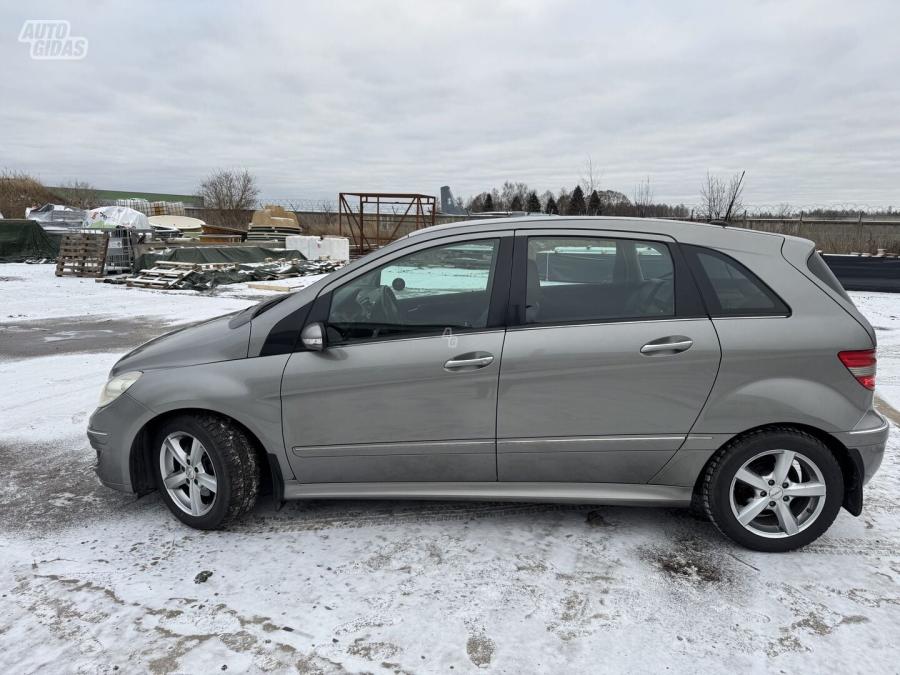 Pelēks Mercedes-Benz B 180 2005 Šauļi, ar dzinēja tilpumu 2.00 L un nobraukumu 331 tūkst. km par 2400 €, foto 3 vietnē AUTOMOTO.COM.LV