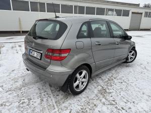 Pelēks Mercedes-Benz B 180 2005 Šauļi, ar dzinēja tilpumu 2.00 L un nobraukumu 331 tūkst. km par 2400 €, foto 6 vietnē AUTOMOTO.COM.LV
