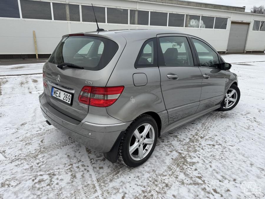 Pelēks Mercedes-Benz B 180 2005 Šauļi, ar dzinēja tilpumu 2.00 L un nobraukumu 331 tūkst. km par 2400 €, foto 6 vietnē AUTOMOTO.COM.LV
