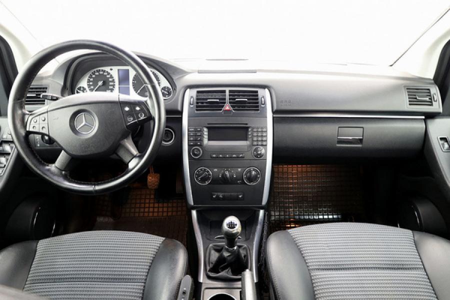 Pelēks Mercedes-Benz B 180 2005 Tallina, ar dzinēja tilpumu 2.00 L un nobraukumu 279 tūkst. km par 1299 €, foto 6 vietnē AUTOMOTO.COM.LV