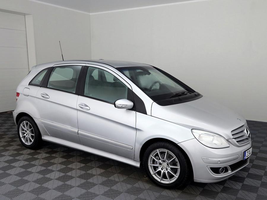 Pelēks Mercedes-Benz B 180 2005 Tallina, ar dzinēja tilpumu 2.00 L un nobraukumu 279 tūkst. km par 1299 €, foto 9 vietnē AUTOMOTO.COM.LV