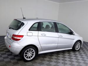 Pelēks Mercedes-Benz B 180 2005 Tallina, ar dzinēja tilpumu 2.00 L un nobraukumu 279 tūkst. km par 1299 €, foto 11 vietnē AUTOMOTO.COM.LV