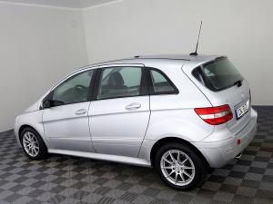 Pelēks Mercedes-Benz B 180 2005 Tallina, ar dzinēja tilpumu 2.00 L un nobraukumu 279 tūkst. km par 1299 €, foto 12 vietnē AUTOMOTO.COM.LV