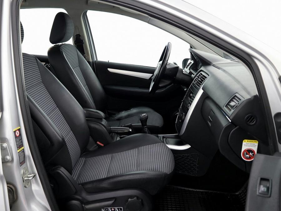 Pelēks Mercedes-Benz B 180 2005 Tallina, ar dzinēja tilpumu 2.00 L un nobraukumu 279 tūkst. km par 1299 €, foto 14 vietnē AUTOMOTO.COM.LV