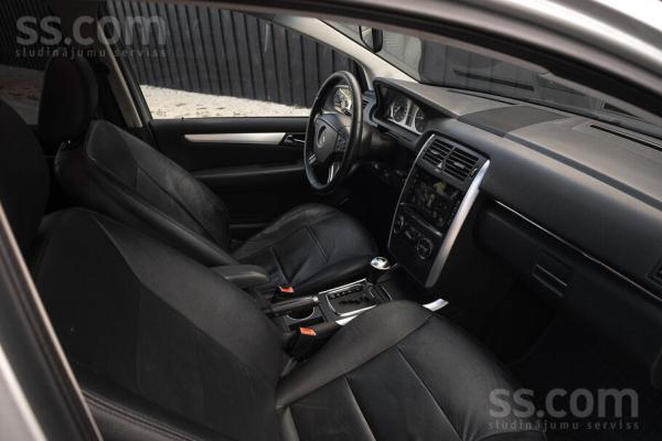 Grey Mercedes-Benz B 180 2005 in Jelgava, with an engine capacity of 2.00 L and mileage of 205 thousand km for 2100 €, photo 9 on AUTOMOTO.COM.LV
