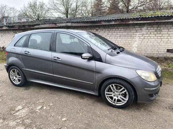 Grey Mercedes-Benz B 180 2007 in Marijampole, with an engine capacity of 1.99 L and mileage of 266 thousand km for 500 €, photo 5 on AUTOMOTO.COM.LV