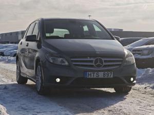 Grey Mercedes-Benz B 180 2012 in Vilnius, with an engine capacity of 1.99 L and mileage of 276 thousand km for 6800 €, photo 3 on AUTOMOTO.COM.LV