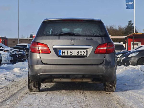 Pelēks Mercedes-Benz B 180 2012 Viļņa, ar dzinēja tilpumu 1.99 L un nobraukumu 276 tūkst. km par 6800 €, foto 5 vietnē AUTOMOTO.COM.LV