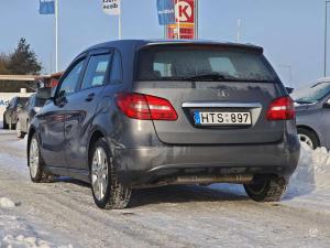 Grey Mercedes-Benz B 180 2012 in Vilnius, with an engine capacity of 1.99 L and mileage of 276 thousand km for 6800 €, photo 6 on AUTOMOTO.COM.LV