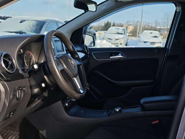 Pelēks Mercedes-Benz B 180 2012 Viļņa, ar dzinēja tilpumu 1.99 L un nobraukumu 276 tūkst. km par 6800 €, foto 7 vietnē AUTOMOTO.COM.LV